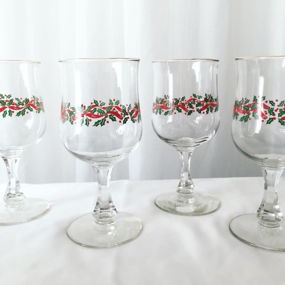 Libbey | Dining | 4 Holly Goblets Gold Rim Eggnog Water Wine Glasses ...
